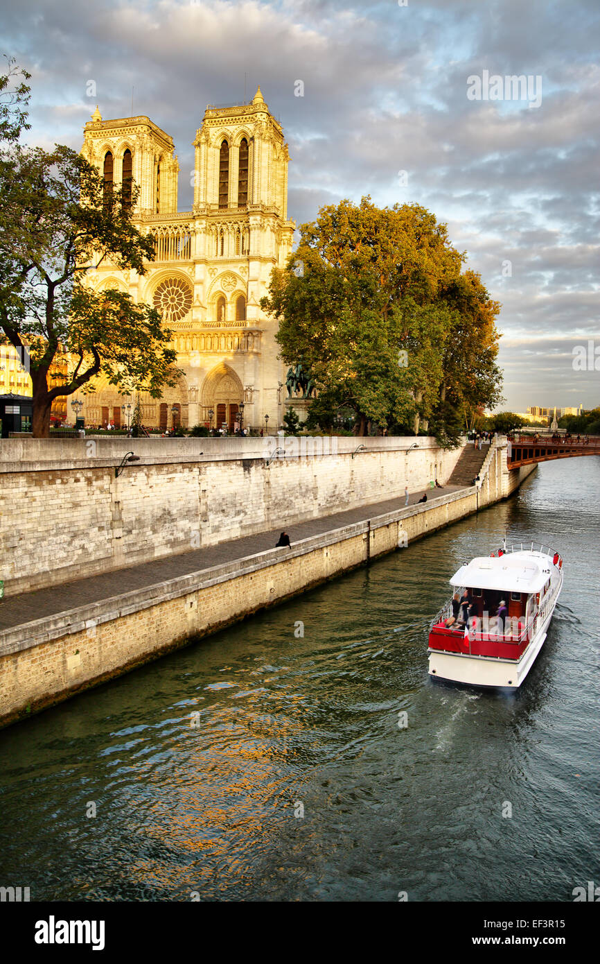 Paris hdri Banque de photographies et d’images à haute résolution - Alamy