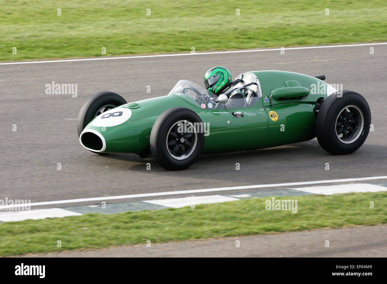 Voiture de course des années 60 Banque de photographies et d’images à ...