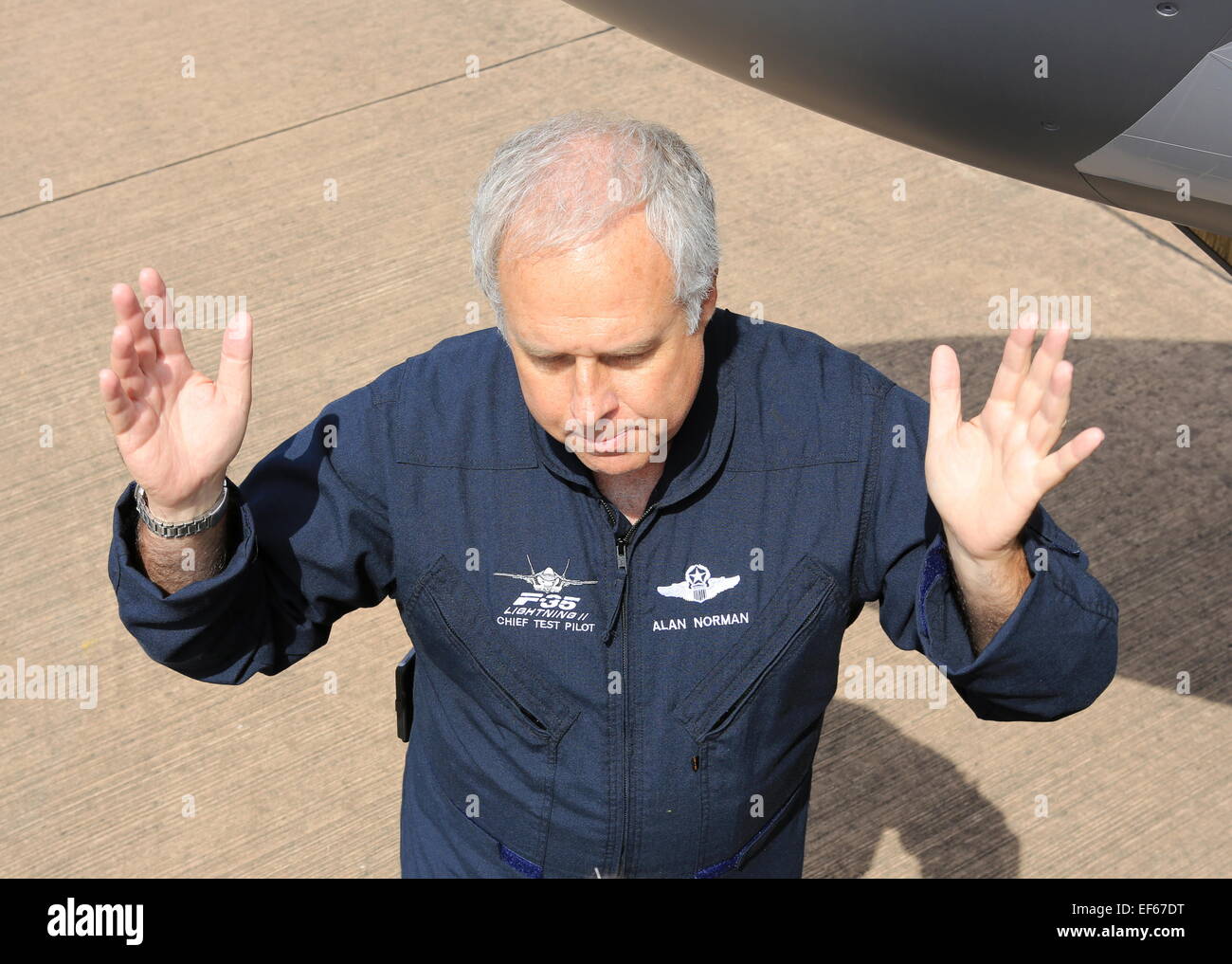 Lockheed martin chief test pilot alan norman Banque de photographies et ...