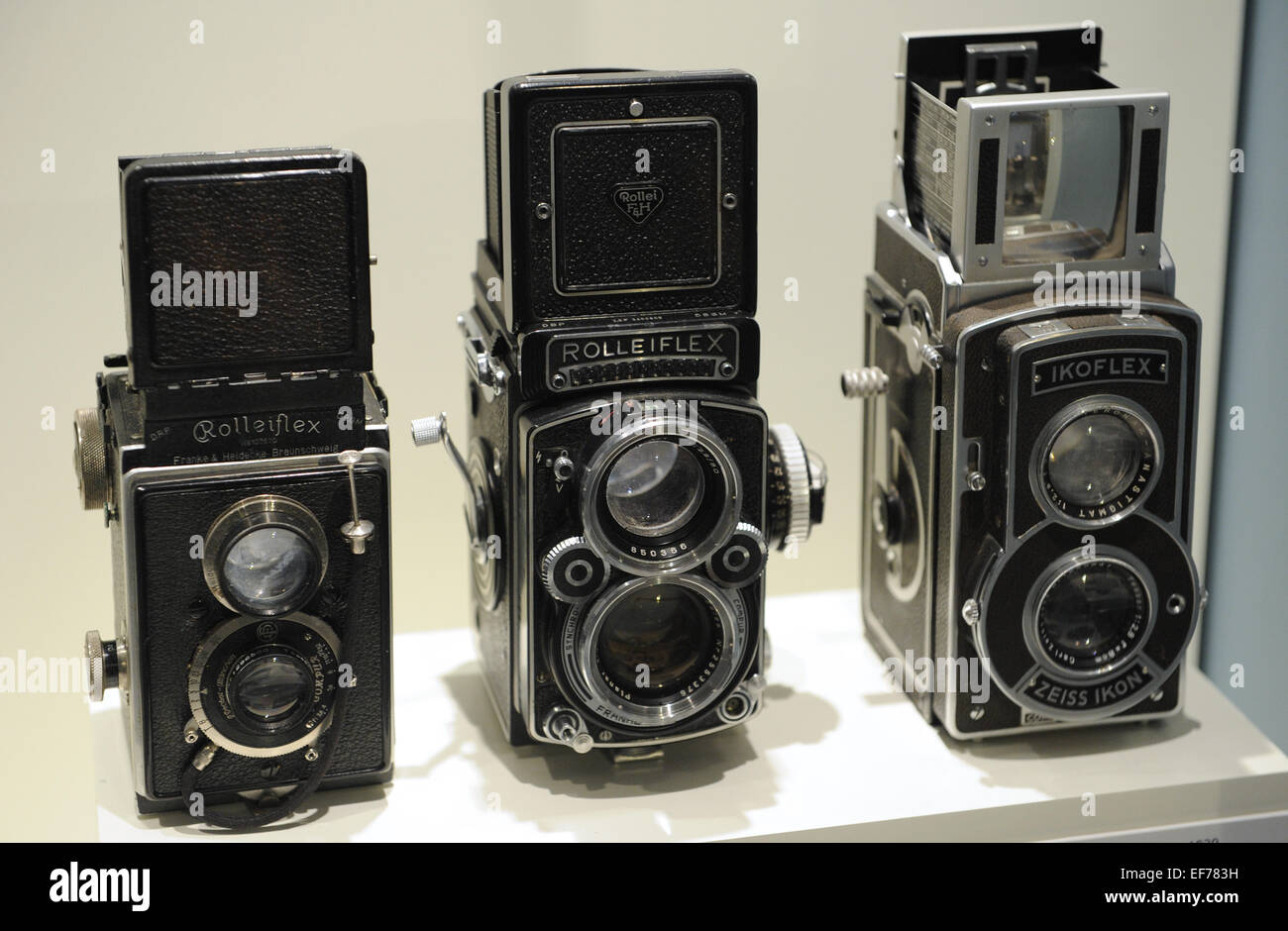 6X6 cm. Le moyen format (film)1929. Rolleiflex 1. 6x6 cm. Le moyen ...