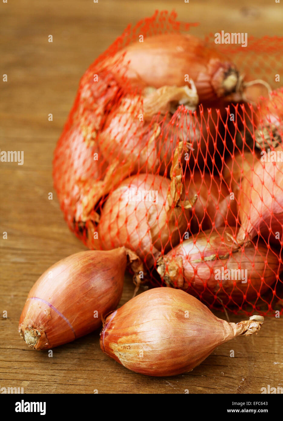 échalote rouge Banque de photographies et d’images à haute résolution ...