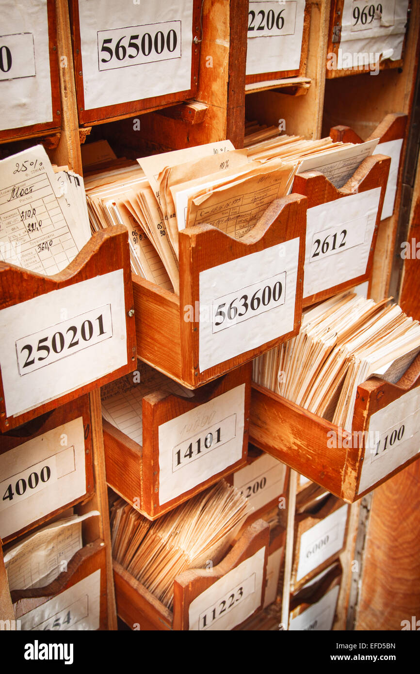 Paper document storage Banque de photographies et d’images à haute ...