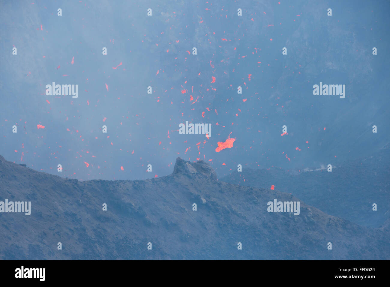 Volcan mont yasur Banque de photographies et d’images à haute ...