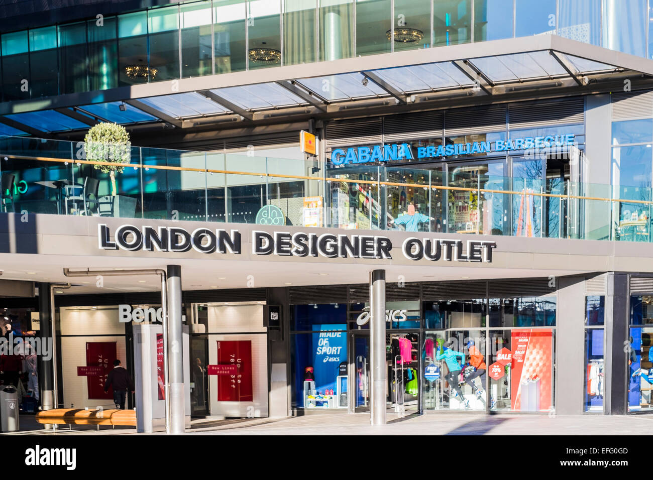London Designer Outlet Shopping Centre - London Wembley Park Photo ...
