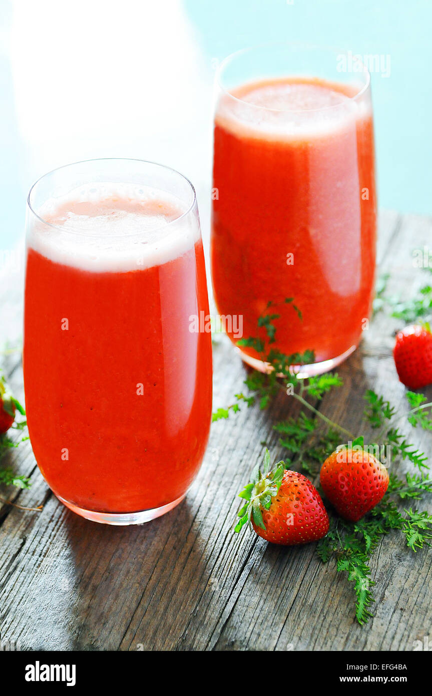 Jus de fraise Banque de photographies et d’images à haute résolution ...