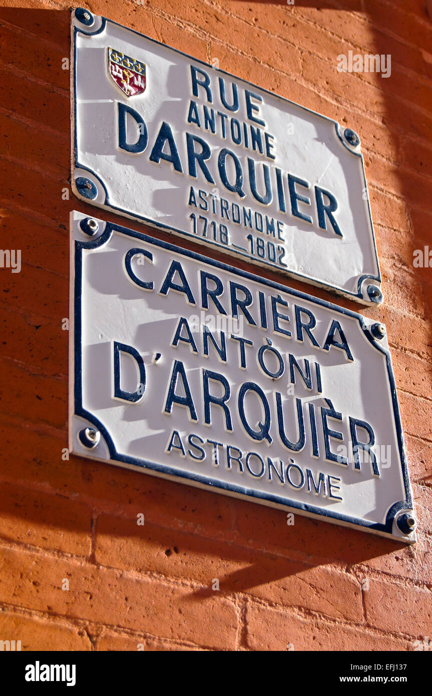 Plaques de rue en fonte Banque de photographies et d’images à haute résolution - Alamy