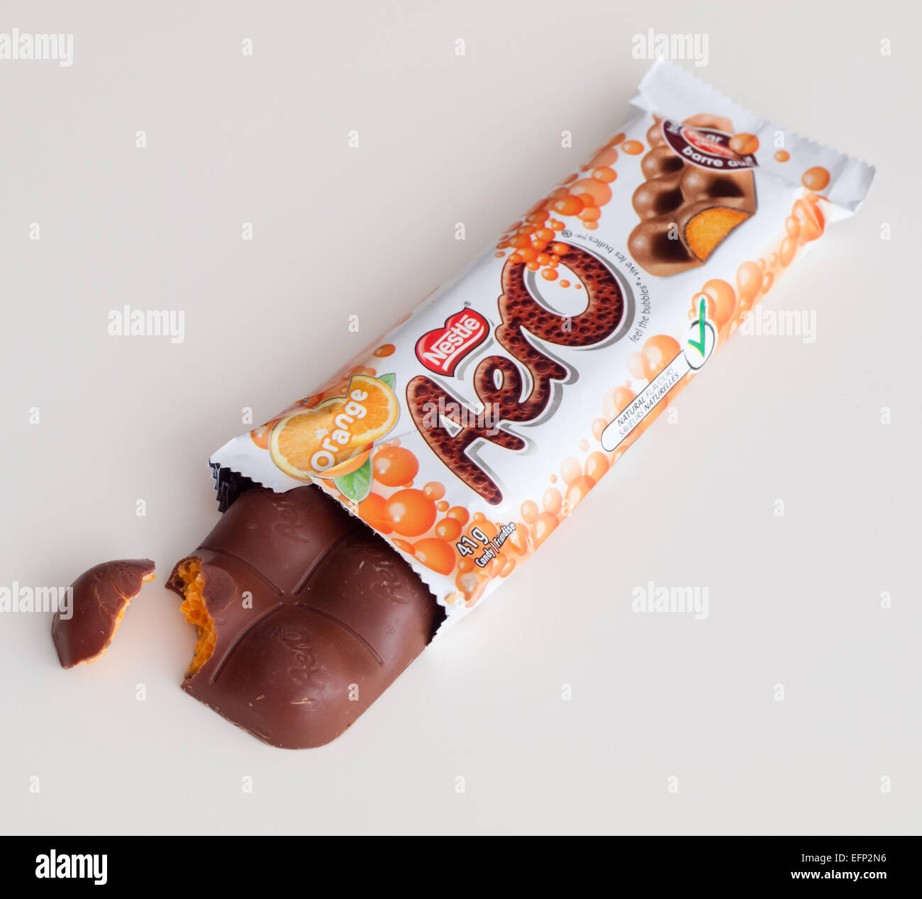 Nestle orange chocolat aero Banque de photographies et d’images à haute ...