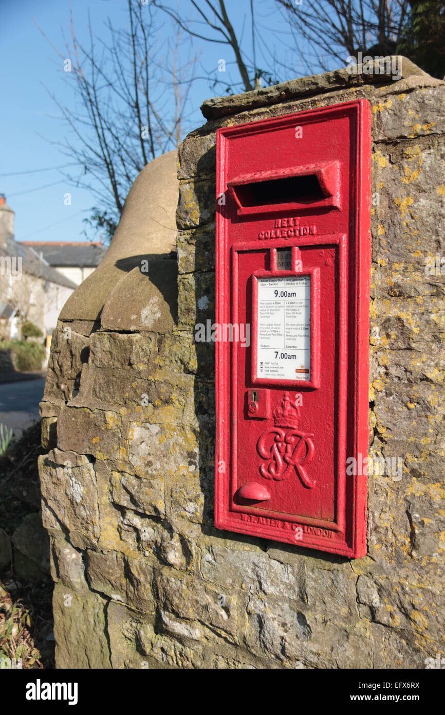 Wall mounted post box Banque de photographies et d’images à haute ...