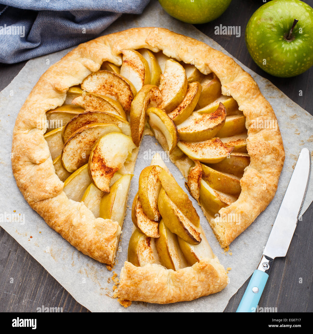 Galette pomme Banque de photographies et d’images à haute résolution ...