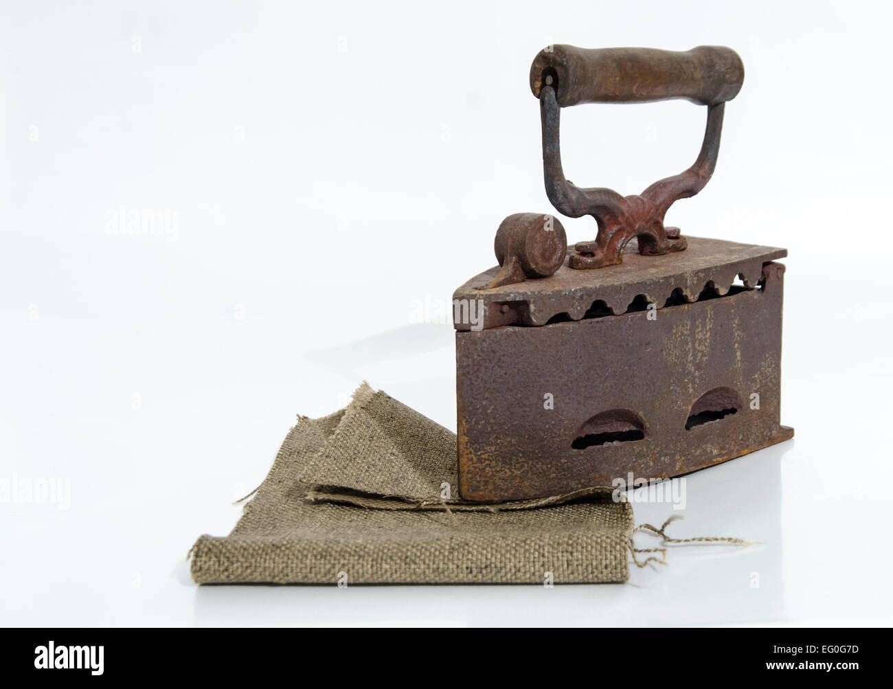 Vieux fer à repasser rouillé Banque de photographies et d’images à ...
