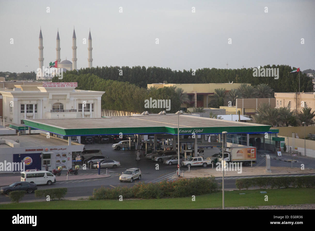 Emarat petrol station Banque de photographies et d’images à haute ...
