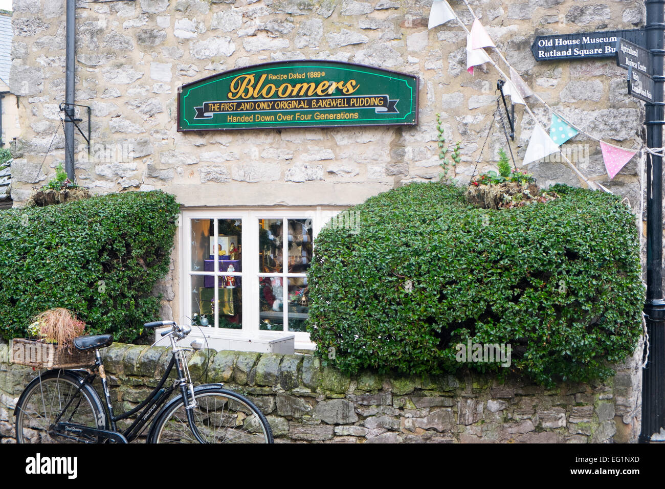 Pudding tarte Bakewell Bloomers et boutique de Bakewell, Derbyshire ...