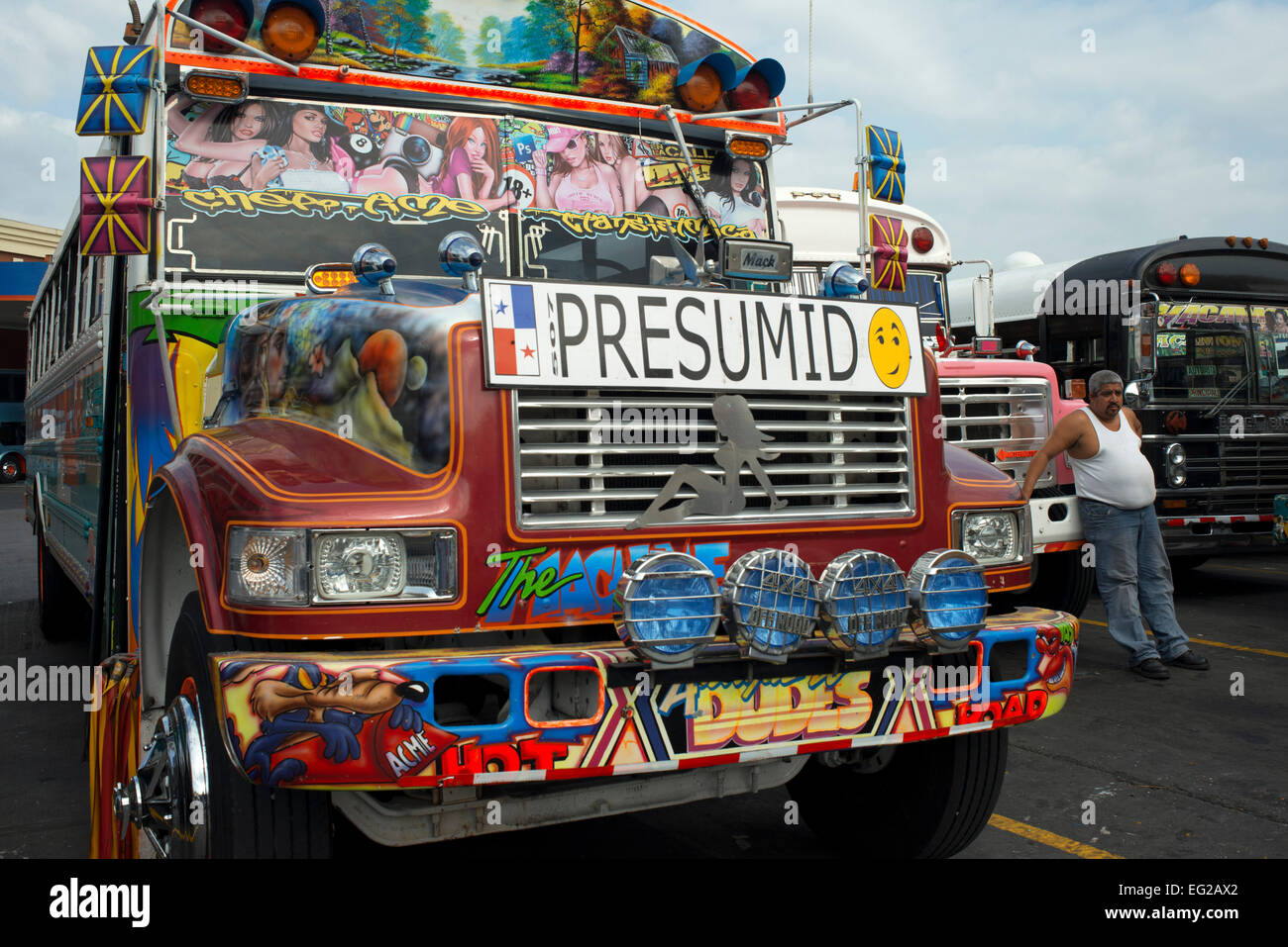 RED DEVIL DIABLO ROJO BUS BUS PEINT LA VILLE DE PANAMA RÉPUBLIQUE DE ...