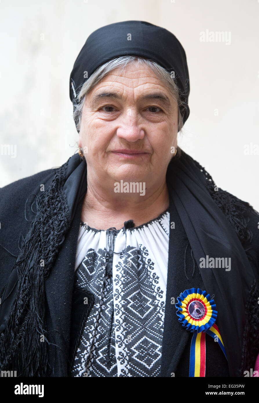 Costume traditionnel roumain Banque de photographies et d’images à ...