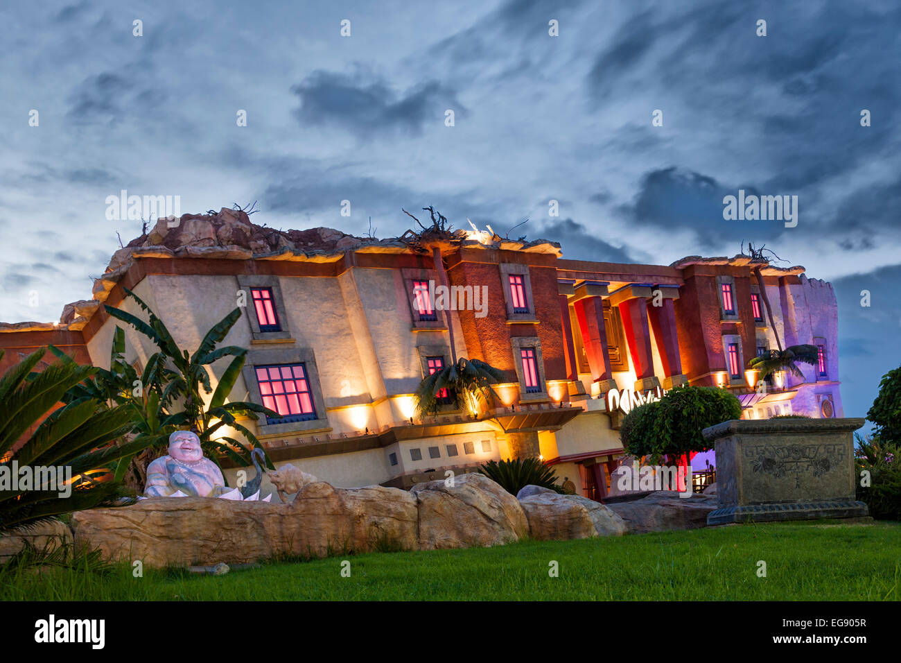 The upside down house Banque de photographies et d’images à haute ...