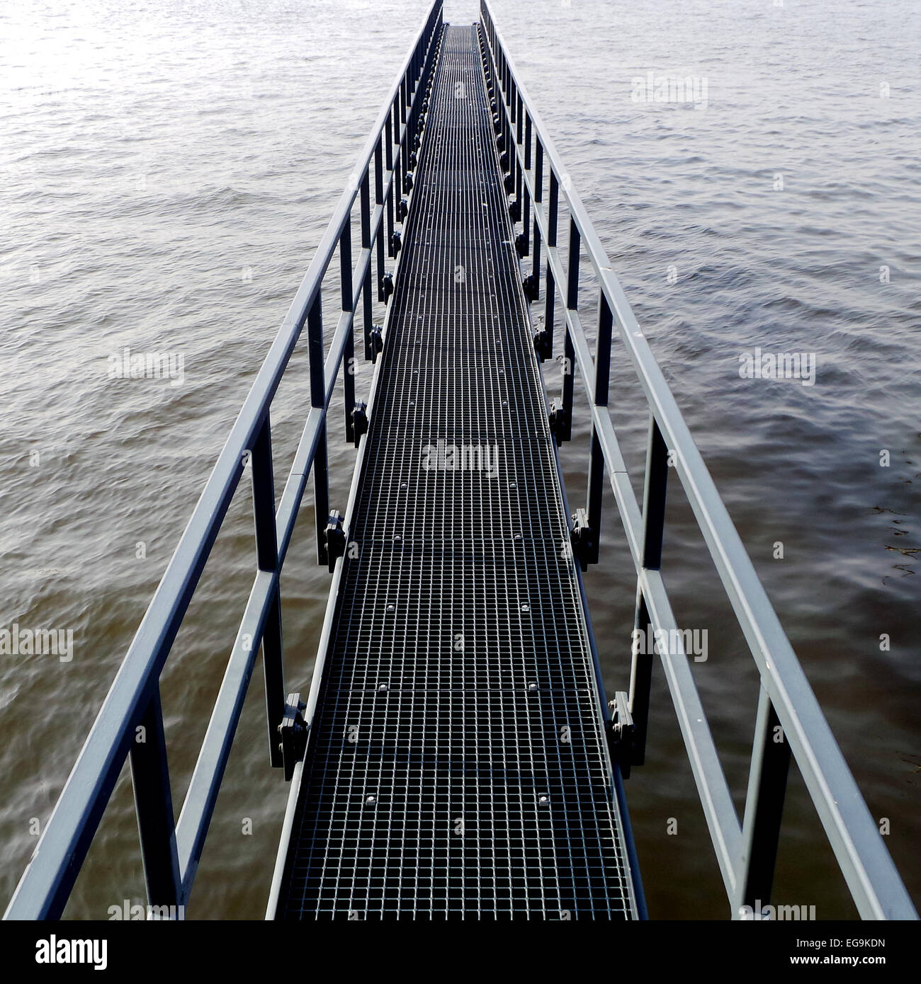 Pont au dessus Banque de photographies et d’images à haute résolution ...