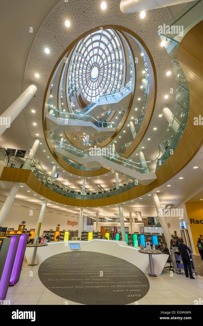 Escalier atrium Banque de photographies et d’images à haute résolution ...