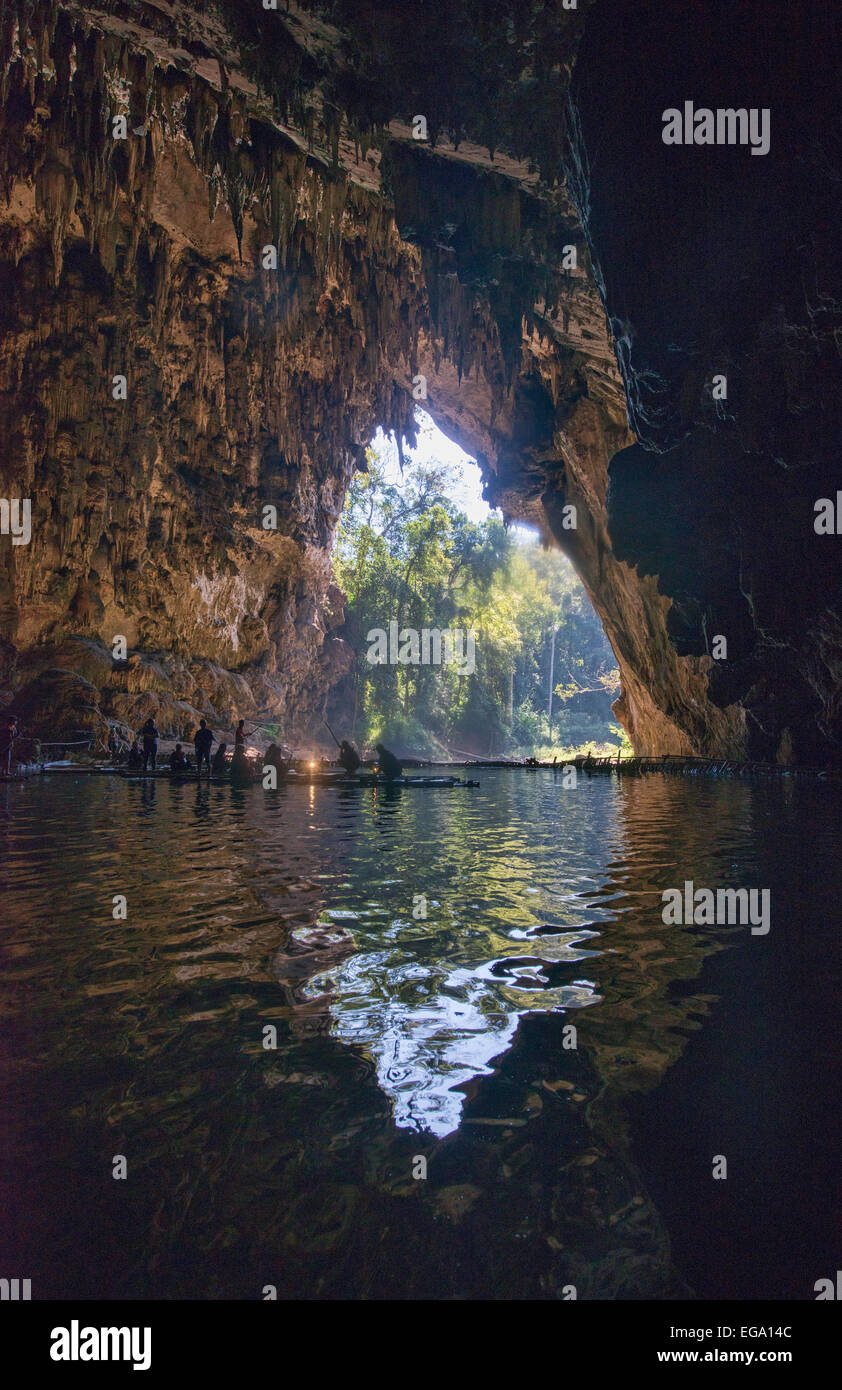 L'exploration de la grotte de Tham Lod, Pang Mapha Thaïlande Photo ...
