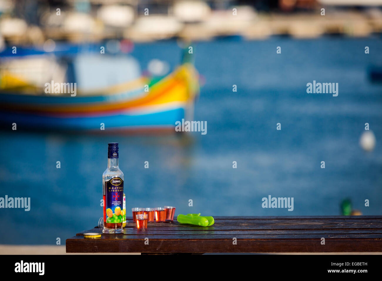 Bouteille de liqueur à la poire en forme de prickly Zeppis Bajtra de ...