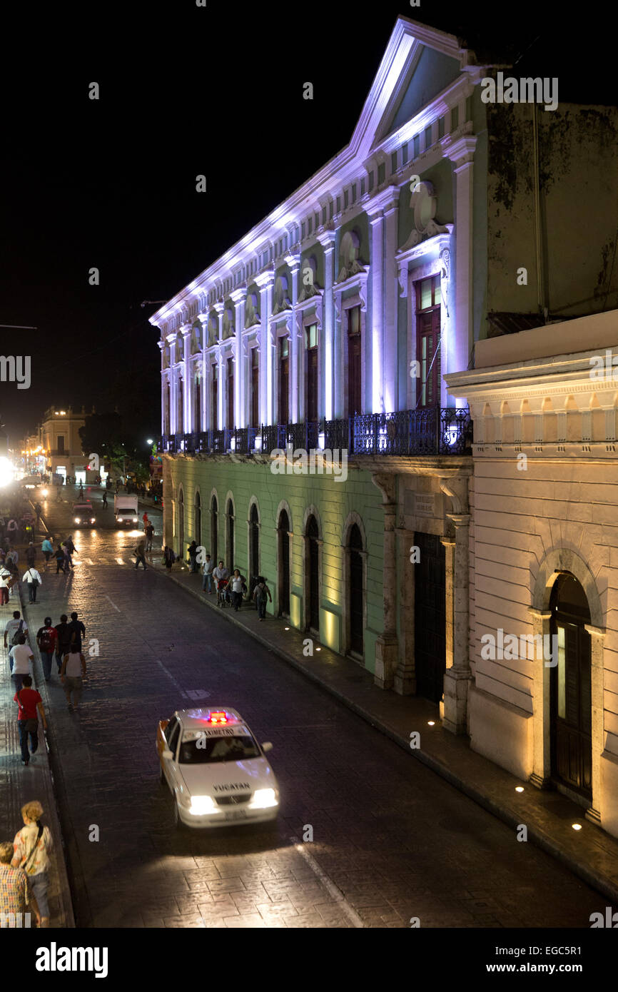 Calle 60 merida Banque de photographies et d’images à haute résolution ...