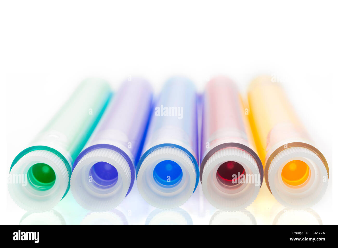 Tubes jaunes Banque de photographies et d’images à haute résolution - Alamy