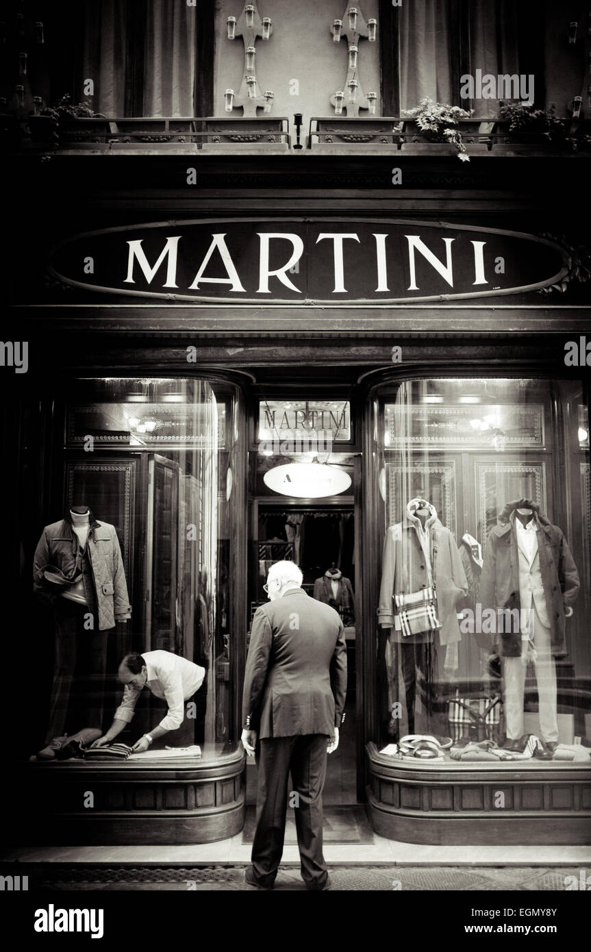 Habits traditionnels italy Banque de photographies et d’images à haute ...