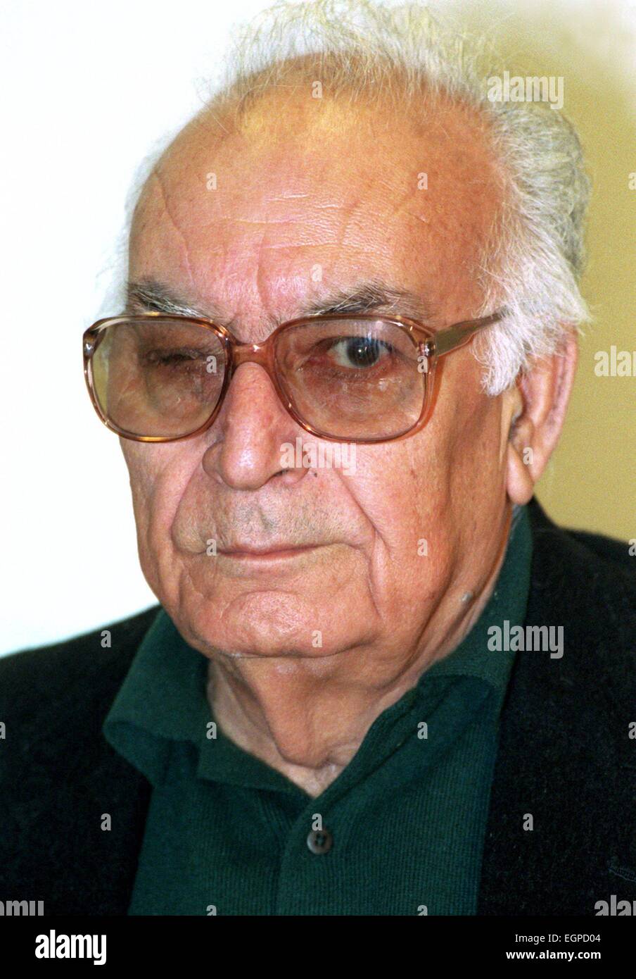 Yasar kemal Banque de photographies et d’images à haute résolution - Alamy