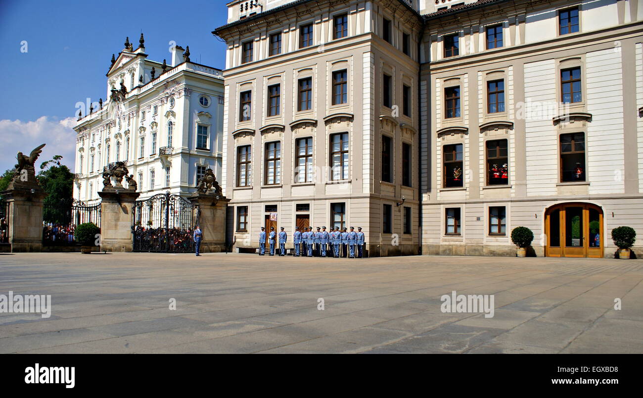 Relève de la Garde cérémonie se déroule dans la première cour du ...