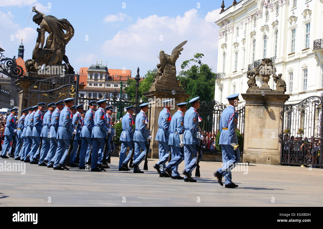 Relève de la Garde cérémonie se déroule dans la première cour du ...