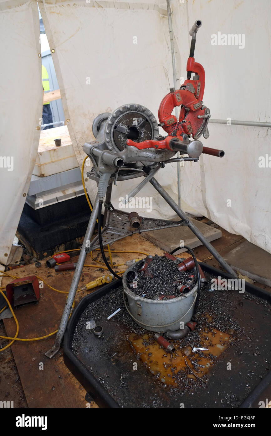 Pipe threading machine Banque de photographies et d’images à haute ...