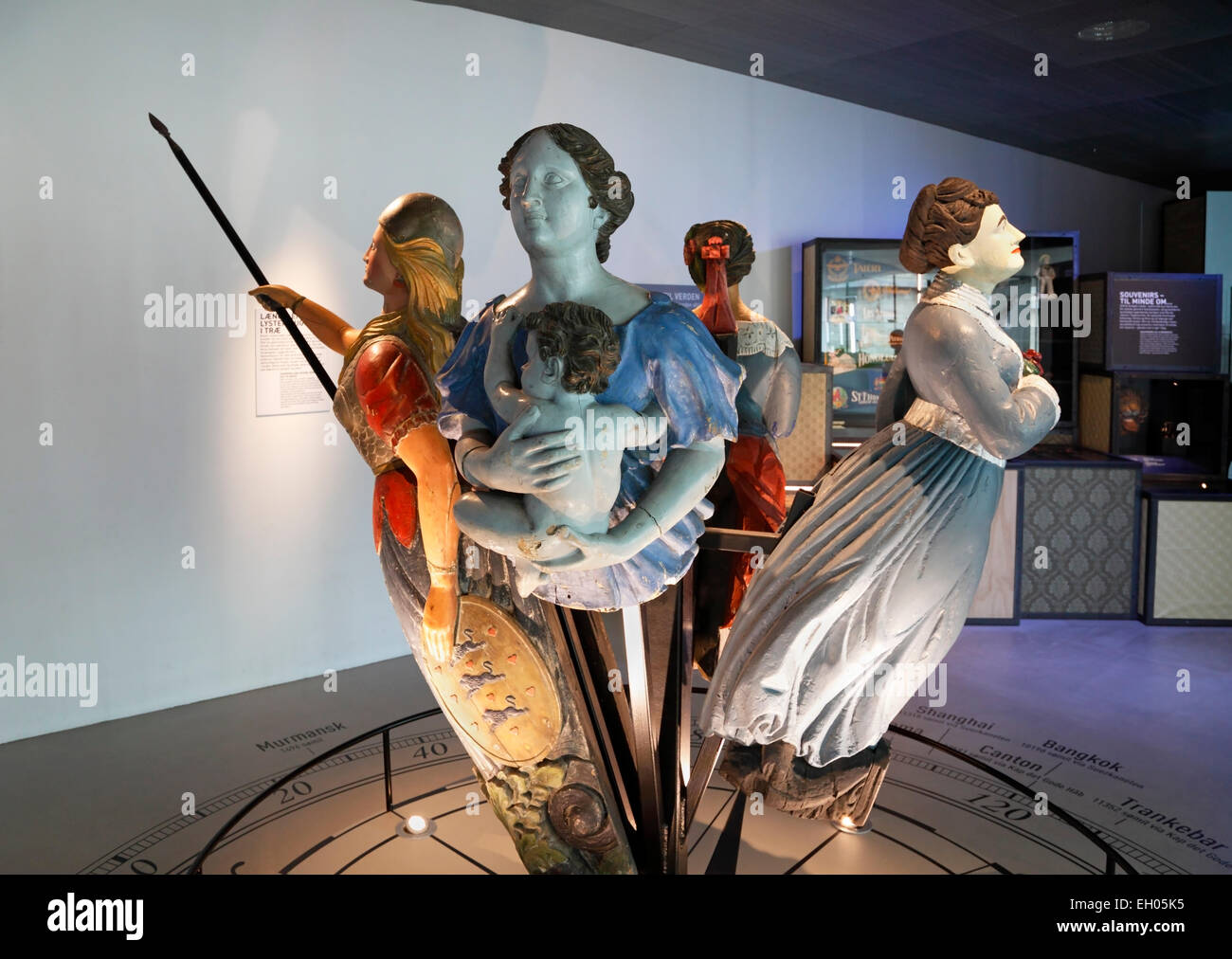 La nostalgie et le désir était taillé dans le bois. Les figures de ...