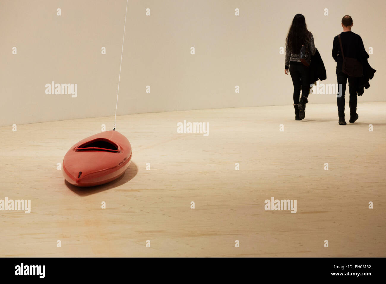 Londres, Royaume-Uni. 3 mars 2015. L'artiste suisse Roman Signer ...