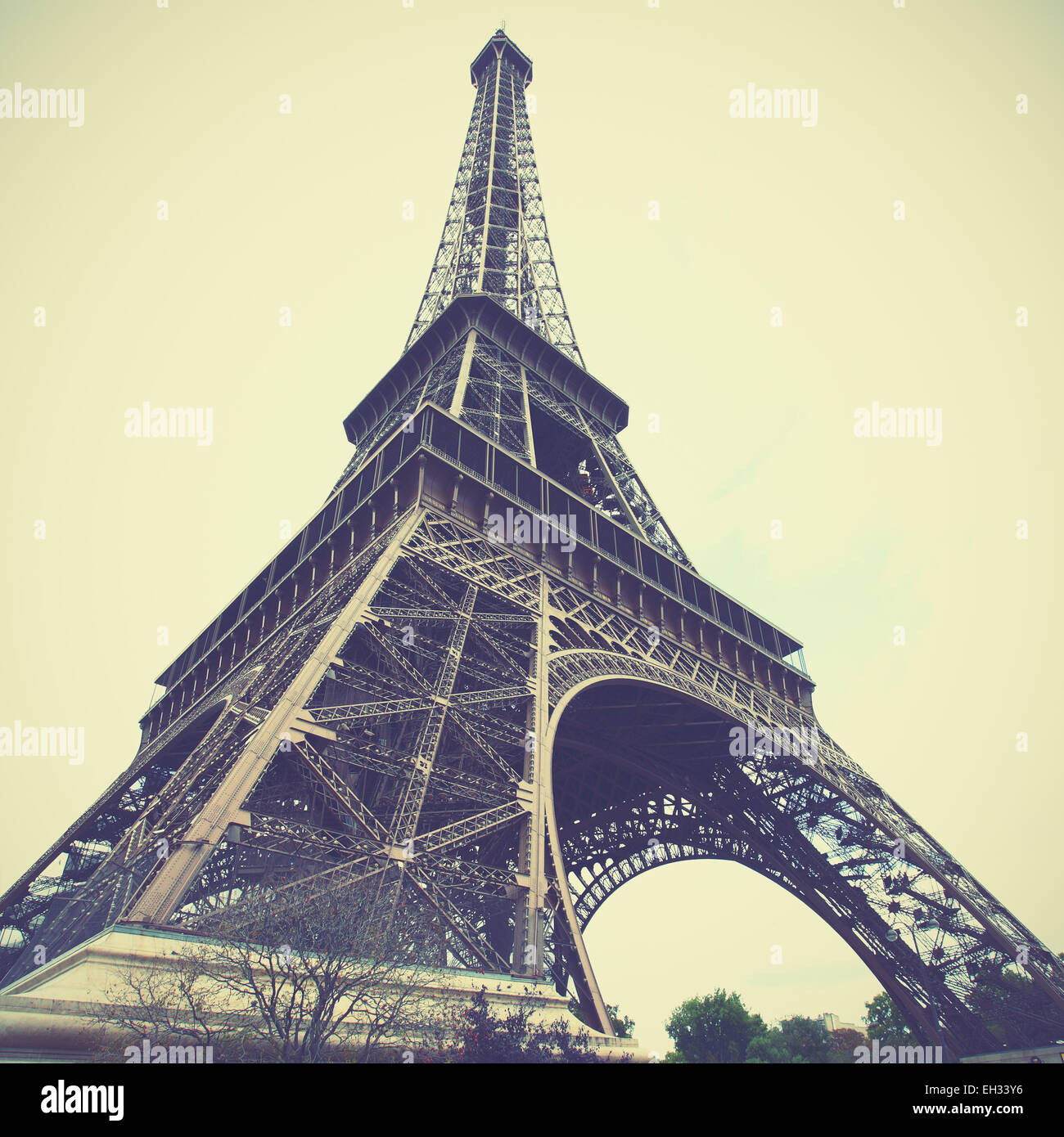 Paris retro tour Banque de photographies et d’images à haute résolution ...