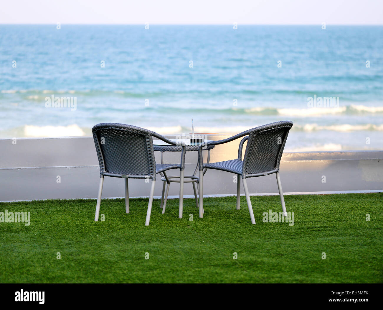 Table au restaurant sur la plage Banque de photographies et d’images à ...