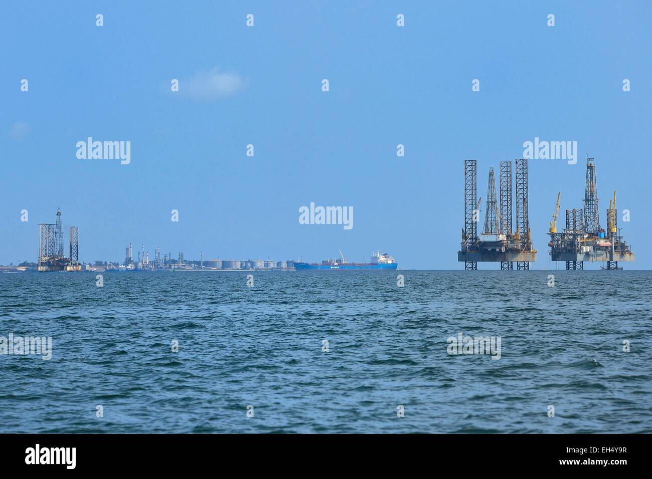 Le Gabon, Ogooue-Maritime Province, Port-Gentil, plates-formes ...