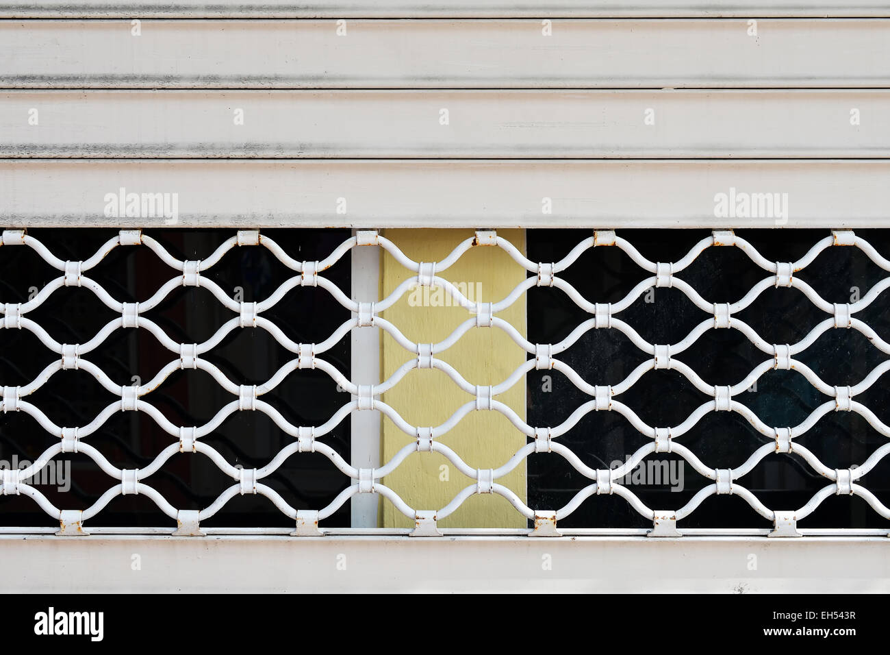 Wrought iron door grille Banque de photographies et d’images à haute ...