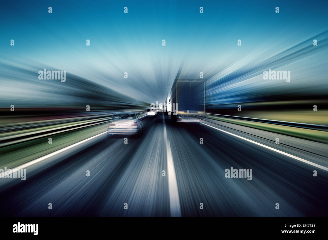 Vitesse de l'autoroute Banque de photographies et d’images à haute ...