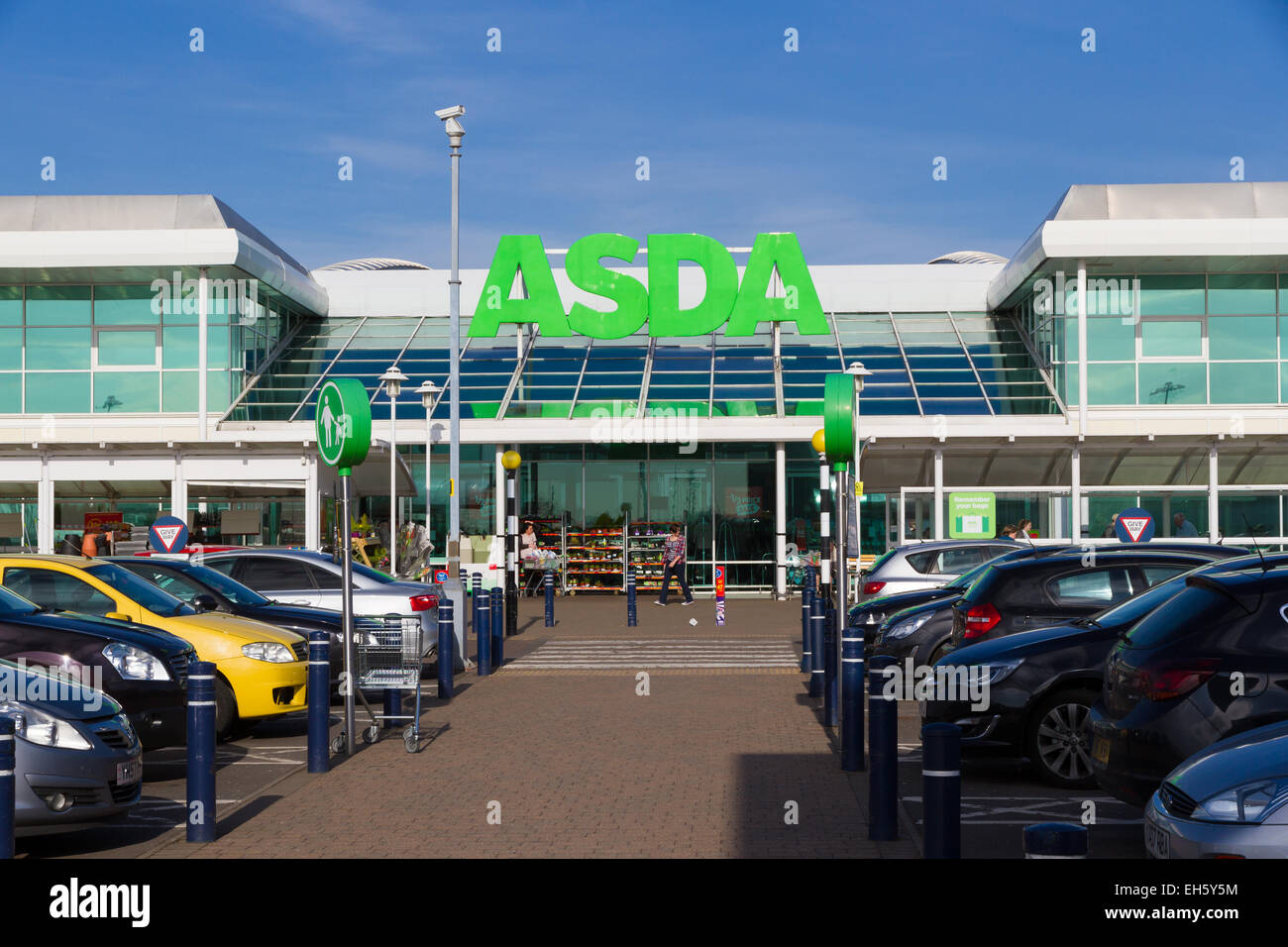 Asda superstore Banque de photographies et d’images à haute résolution ...
