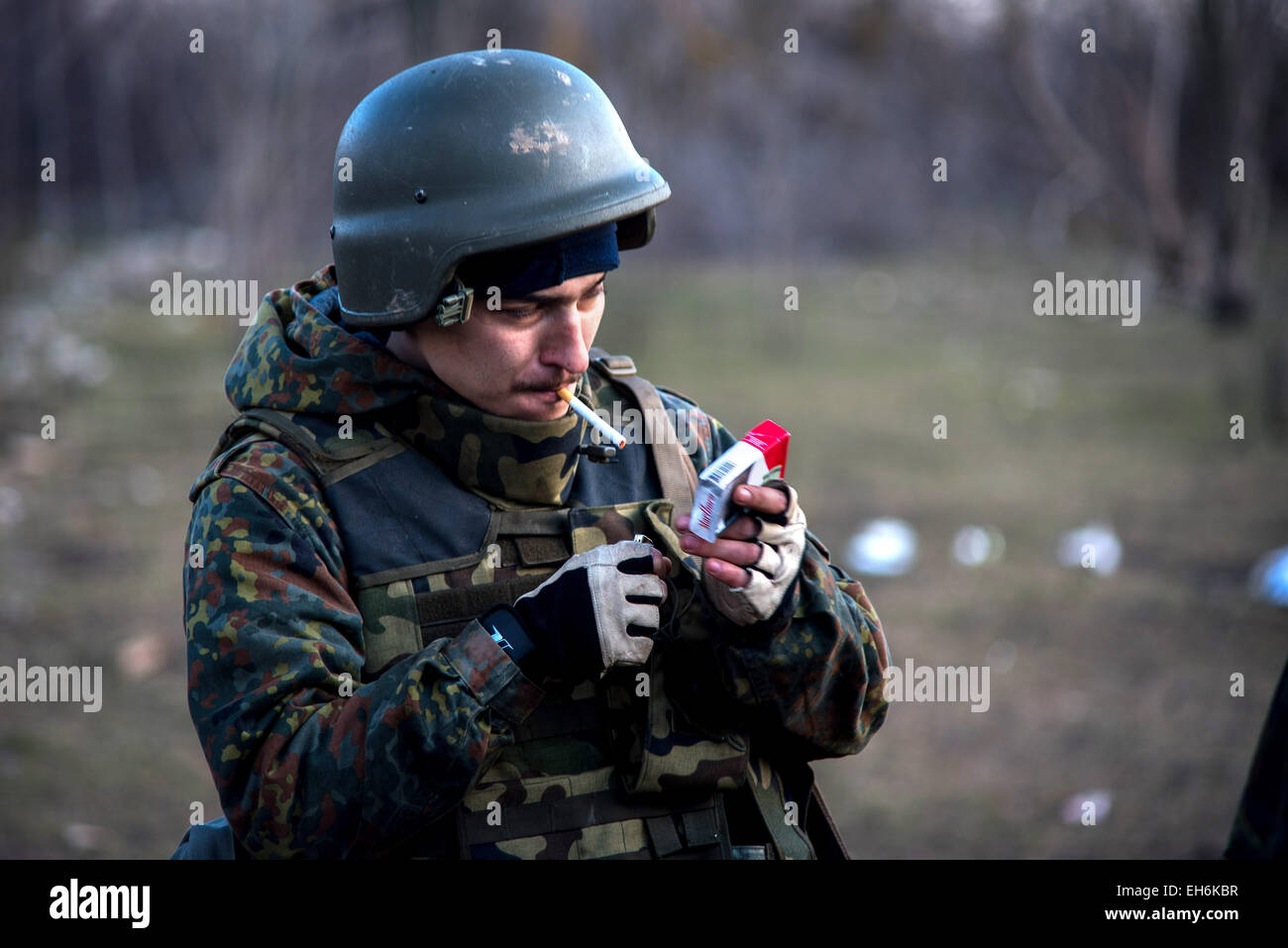 Berdiansk oblast, Ukraine - Mars, 7 : Un soldat du bataillon d'Azov ...