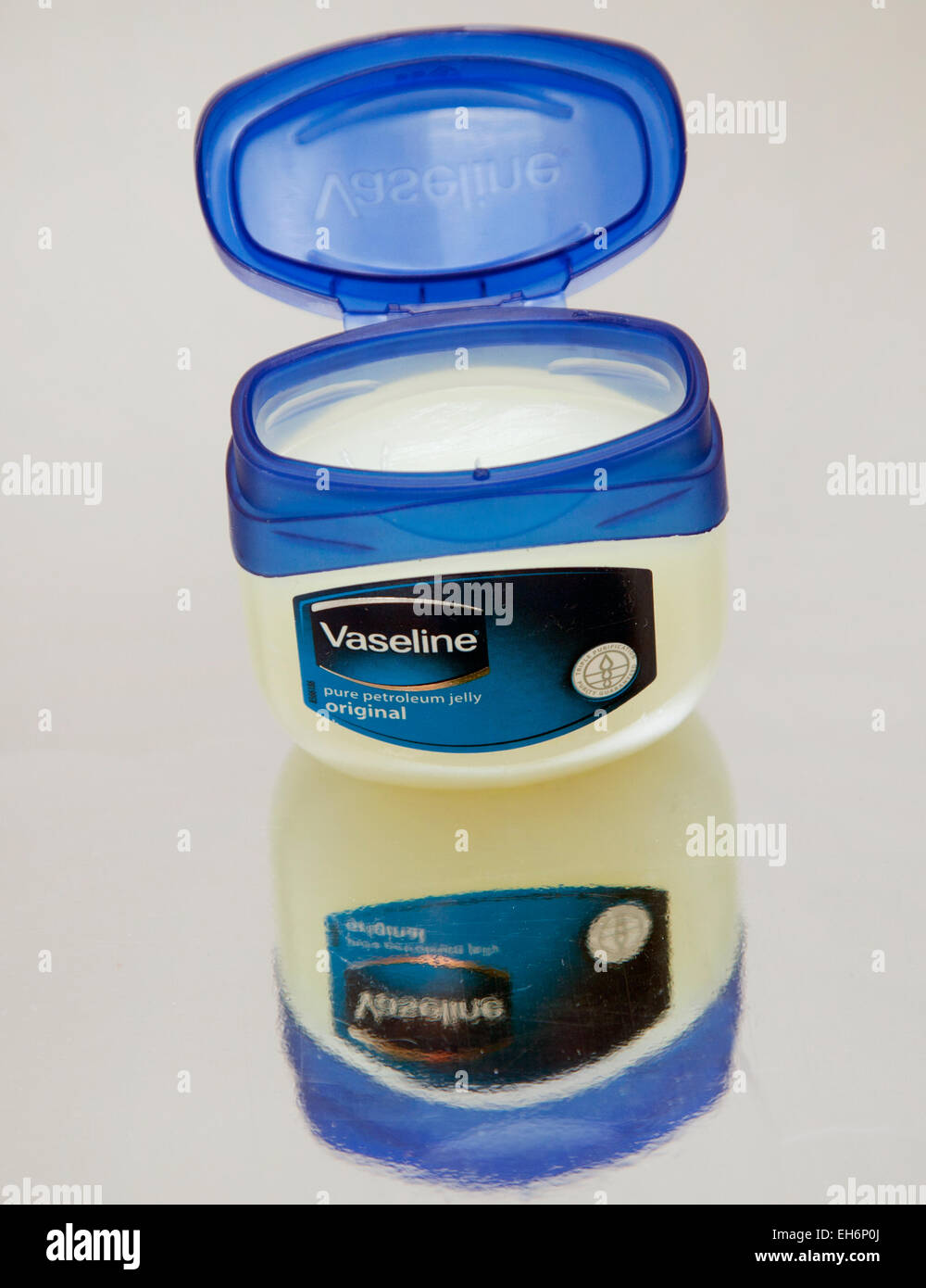 Pot vaseline Banque de photographies et d’images à haute résolution - Alamy