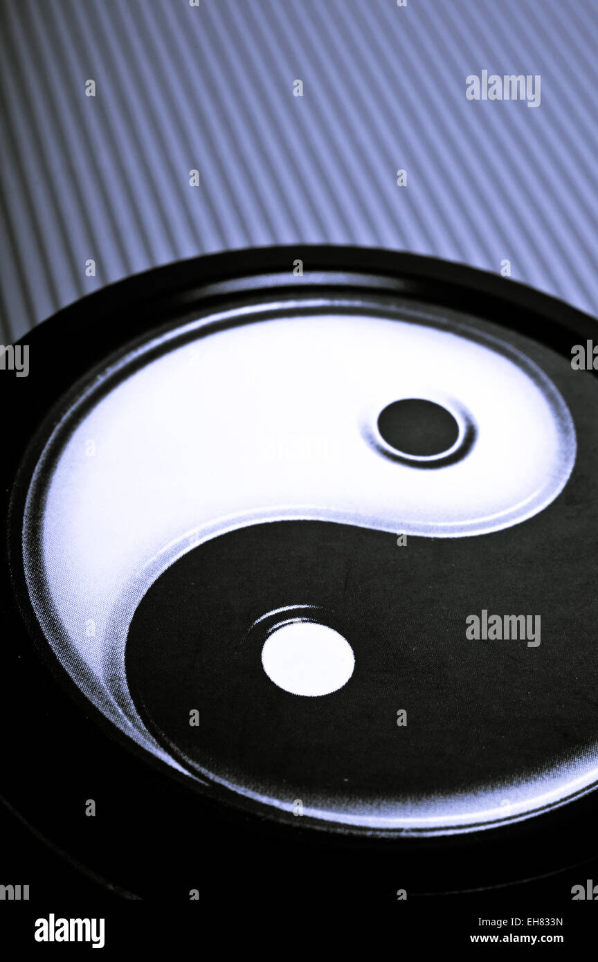 Yin Yang le symbole rond Photo Stock - Alamy