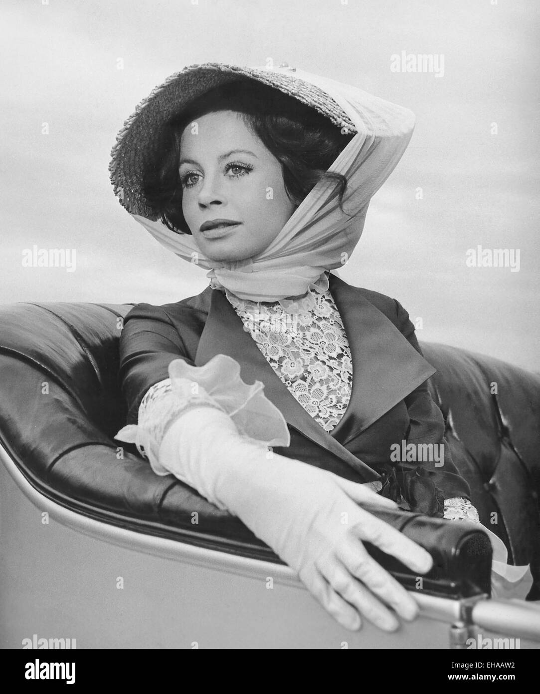 Sarah Miles, sur-ensemble du film 'ces hommes magnifiques dans leurs ...