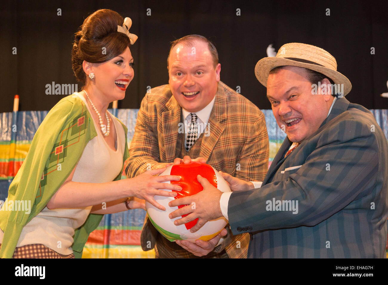 L-R : Emma Barton, Gavin rayons et Shaun Williamson. Le nouveau ...