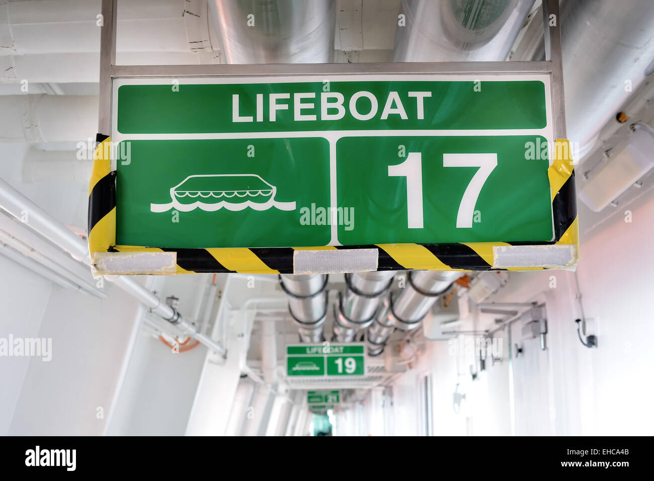 Lifeboat sign Banque de photographies et d’images à haute résolution ...