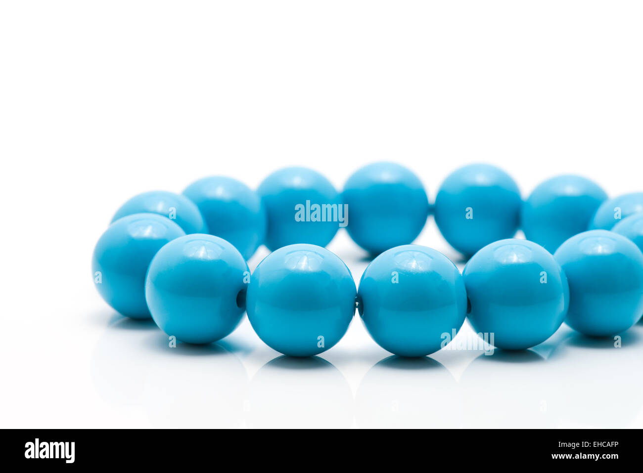Collier bleu Banque de photographies et d’images à haute résolution - Alamy