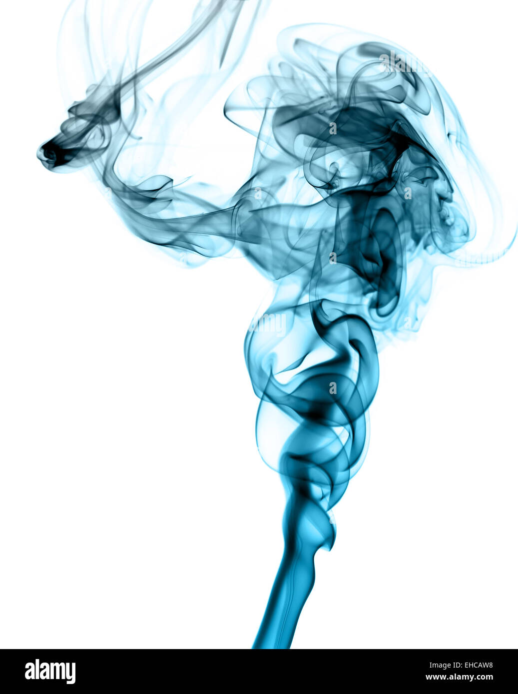 Fumée bleue fond blanc Banque de photographies et d’images à haute ...