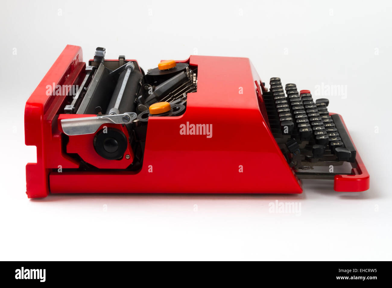 1969 Olivetti Valentine machine à écrire portative conçue par Ettoire ...