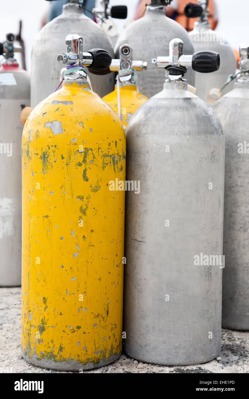 Oxygen tanks Banque de photographies et d’images à haute résolution - Alamy