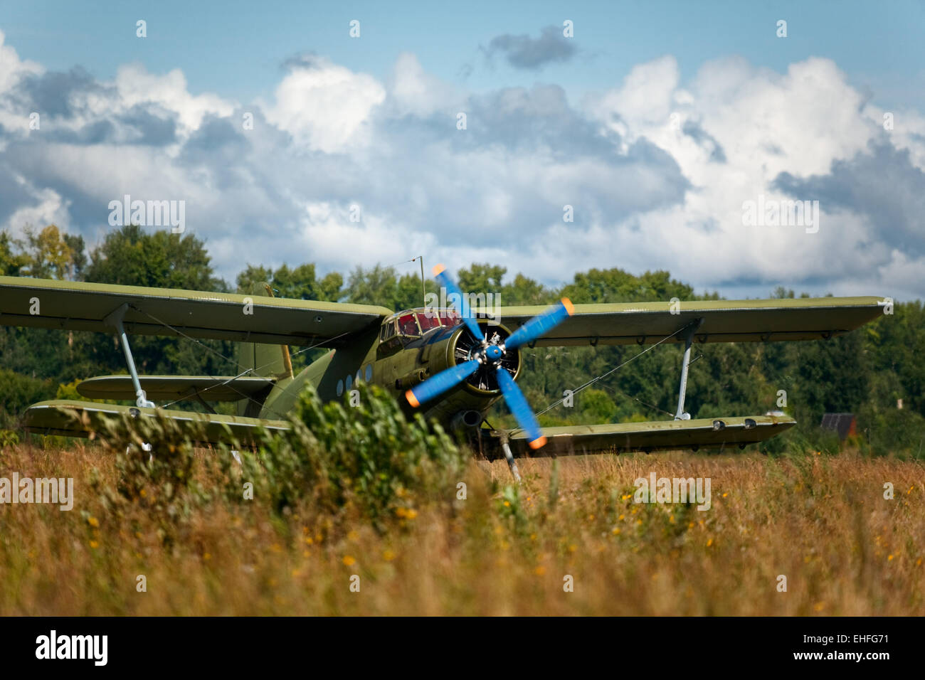 Vieux biplan Banque de photographies et d’images à haute résolution - Alamy