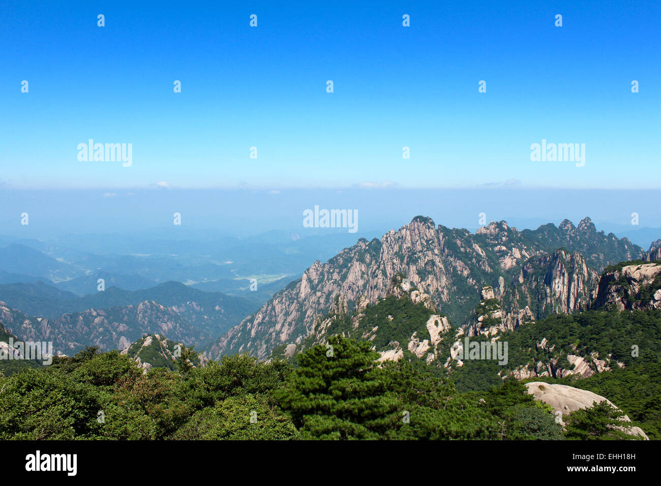 La photographie de la montagne jaune, Huangshan, illustrant l'un des ...
